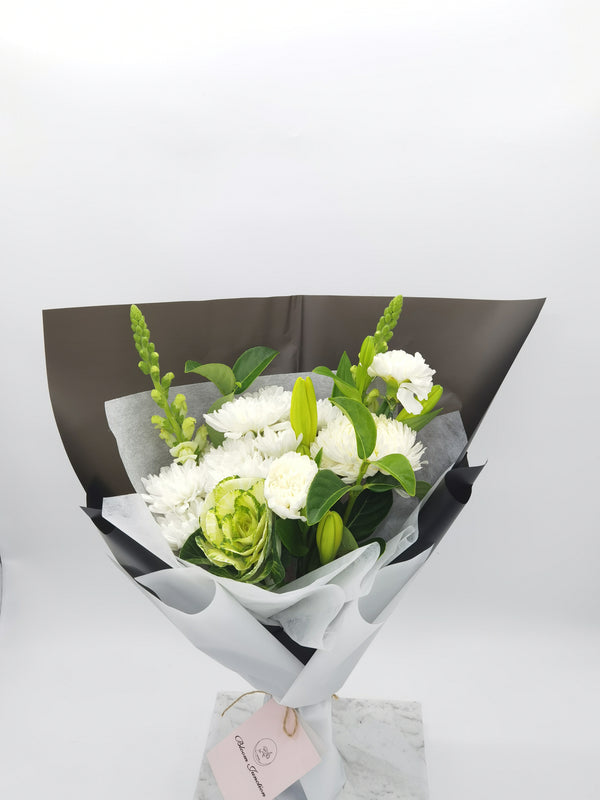 Weekly Bouquet Subscription: Fresh Blooms Delivered—Seasonal Discount ...